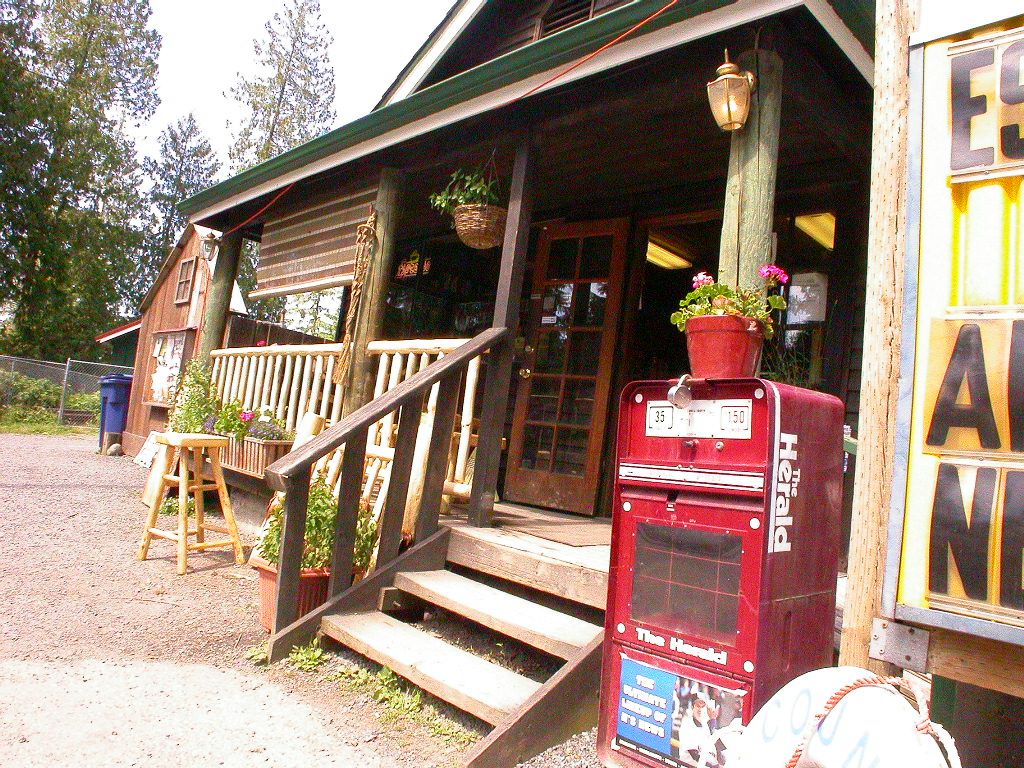 Locations Hub - Lake Roesiger Store