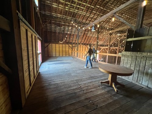 Locations Hub - Red Star Barn