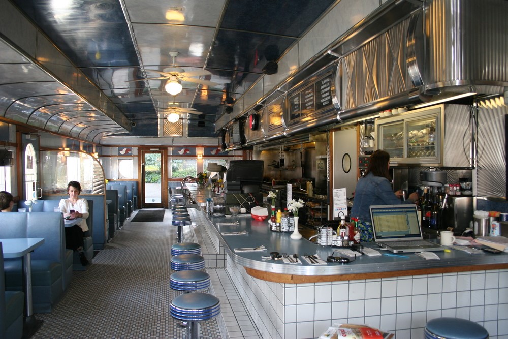 Locations Hub - The Madison Diner