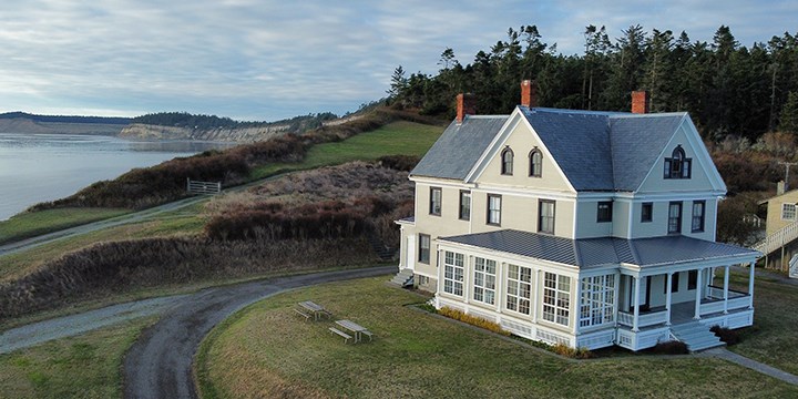 Locations Hub - The Colonel's House