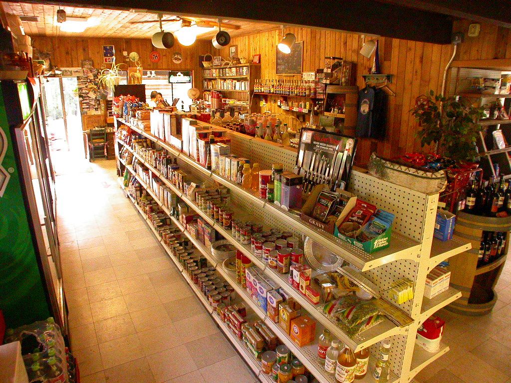 Locations Hub - Lake Roesiger Store